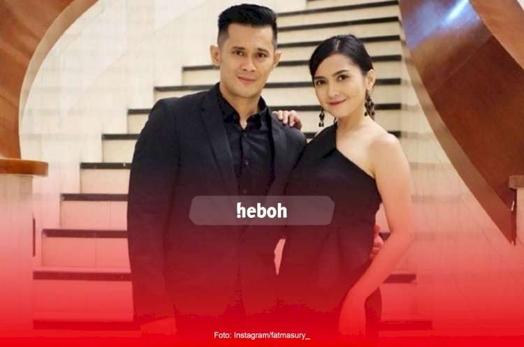 Potret Mesra Aktor Laga Afdhal Yusman dan Istri Bak Masih Pacaran ...